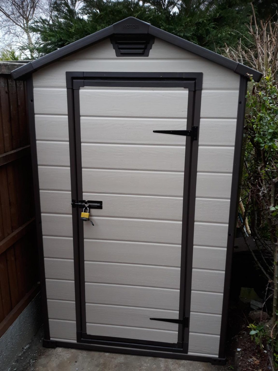Keter 4′ x 3′ Manor Plastic Garden Storage Shed – Beige → ShedMaster UK ...